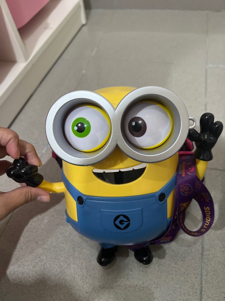 Minions Universal Studio Popcorn Bucket, Hobbies & Toys, Collectibles ...