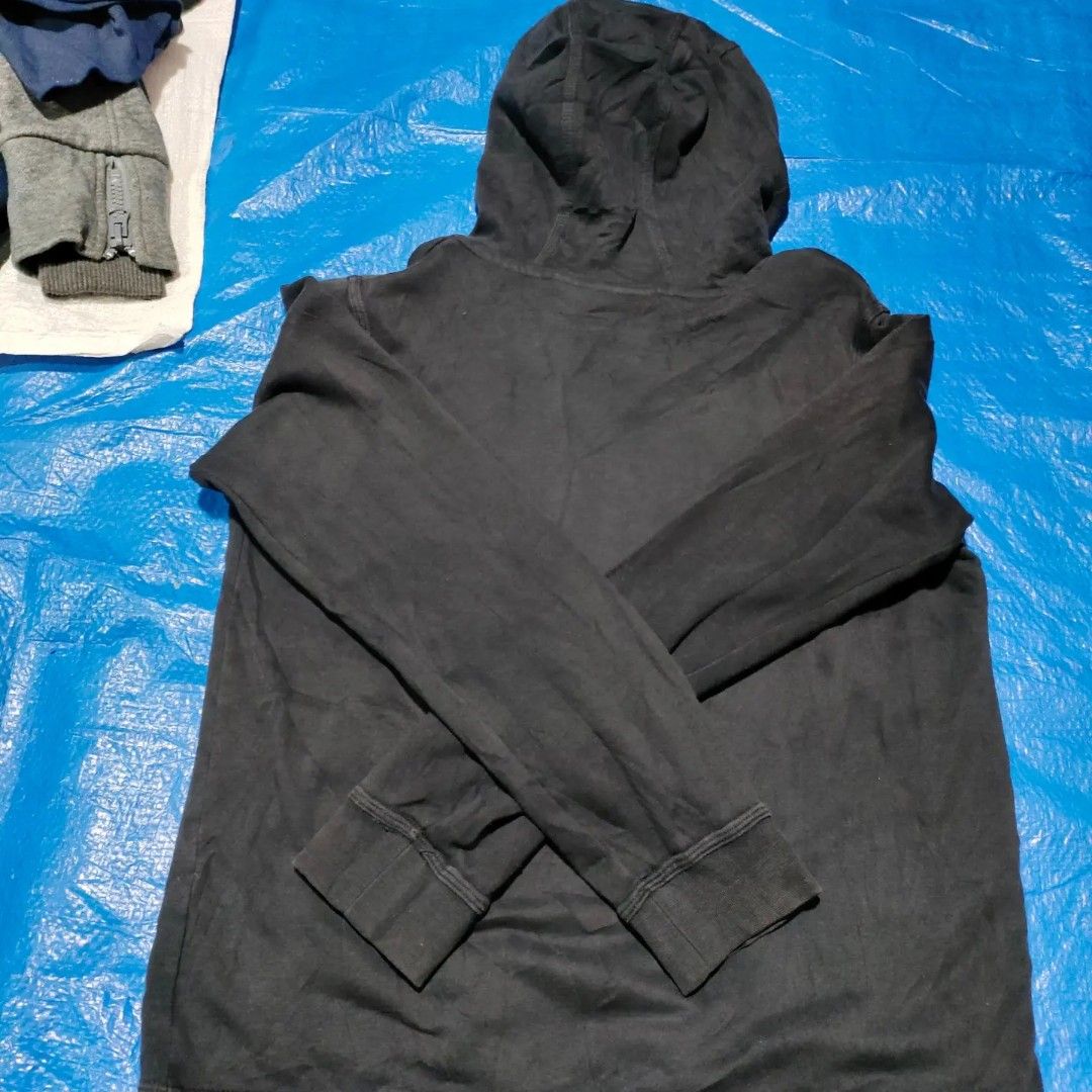 Nike Jiper logo bordir, Fesyen Pria, Pakaian , Atasan di Carousell