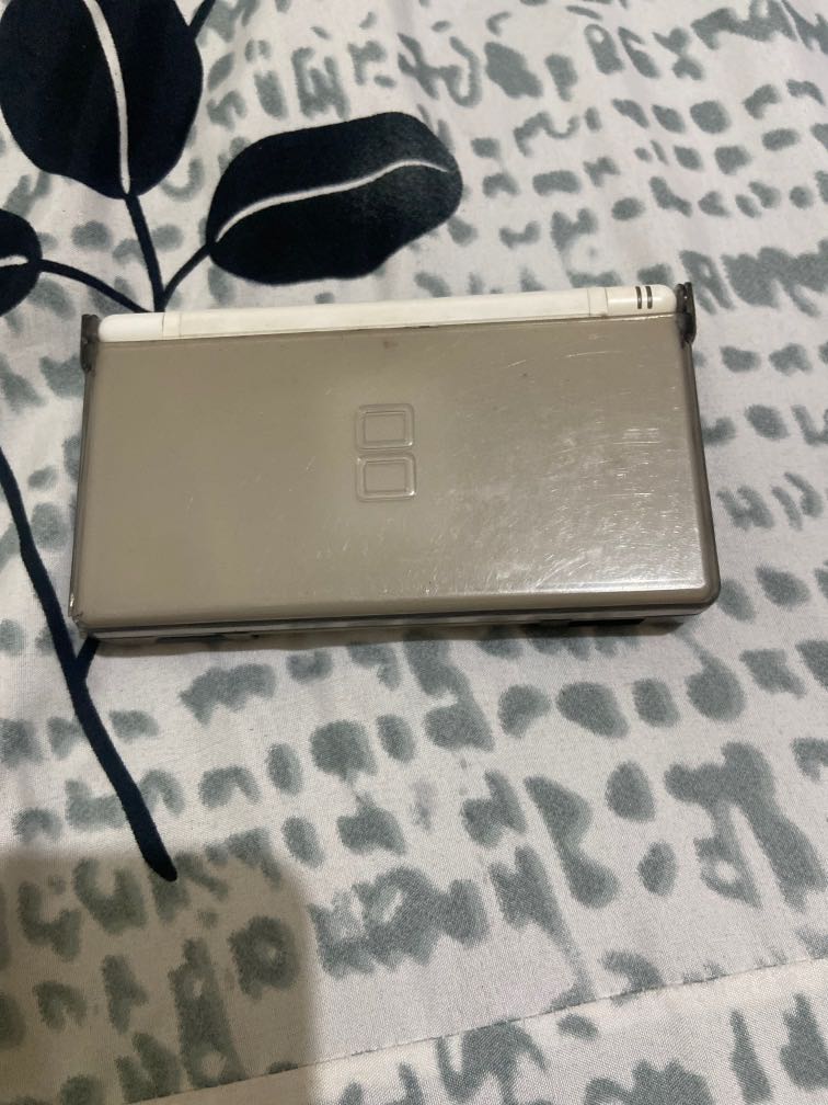 nitendo ds, Elektronik, Lainnya di Carousell