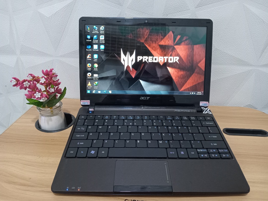 Notebook acer aspire one 722-C6Ckk simple realpict full set cocok untuk pelajar dan kuliahan ...