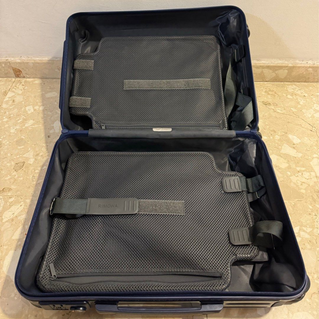 Original Rimowa Essential Cabin Luggage Glossy Blue 34L 55cm, Hobbies ...