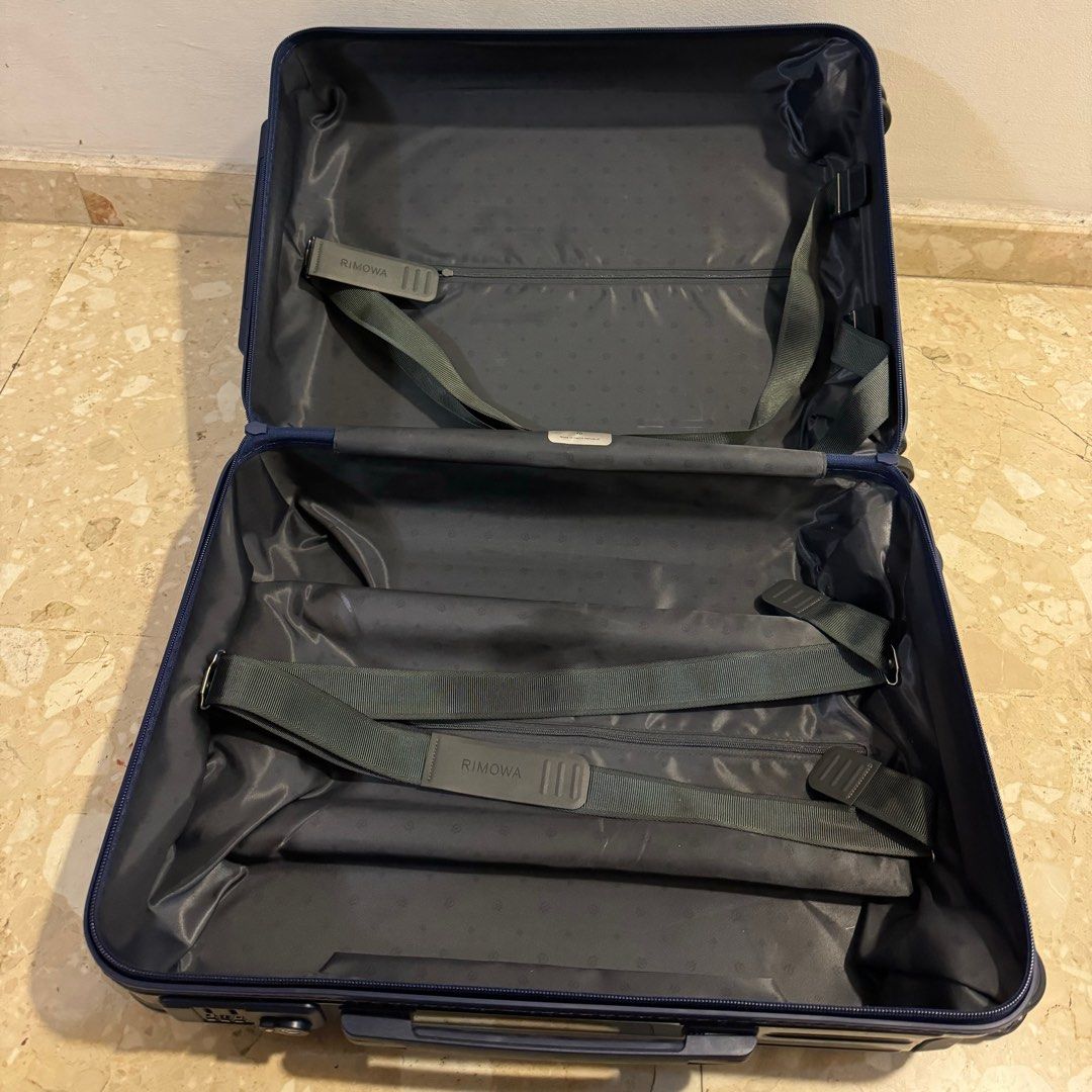 Original Rimowa Essential Cabin Luggage Glossy Blue 34L 55cm, Hobbies ...