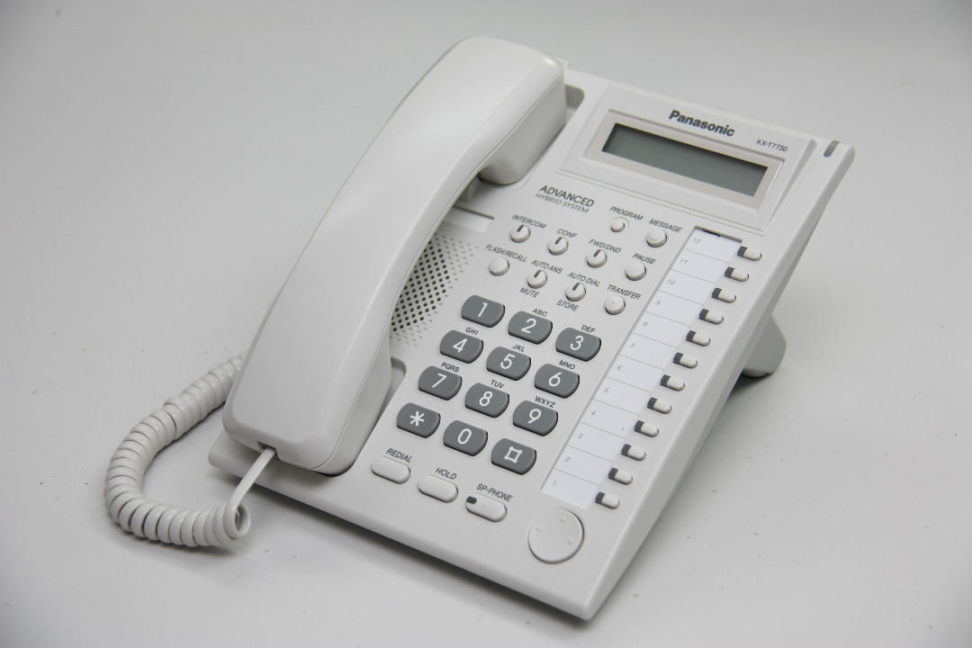 Panasonic KX-T7730 12 key Display Phone （2 手）, 電腦＆科技, 商務用科技產品 - Carousell