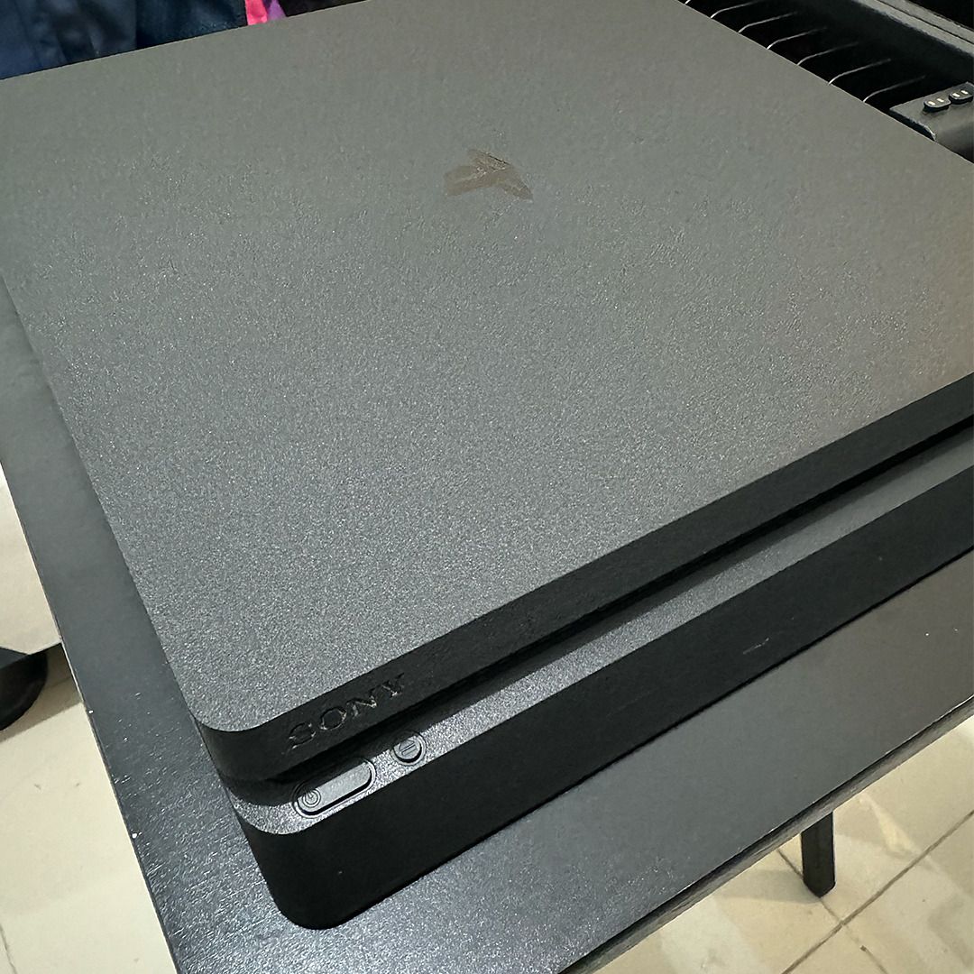 PS4 Slim 1 TB with Vertical Stand Complete with Box, Video Gaming ...