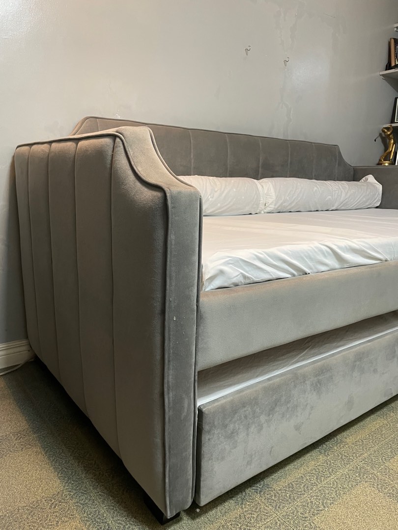 Pull out Day bed/ Sofa bed (Single), Furniture & Home Living, Furniture ...