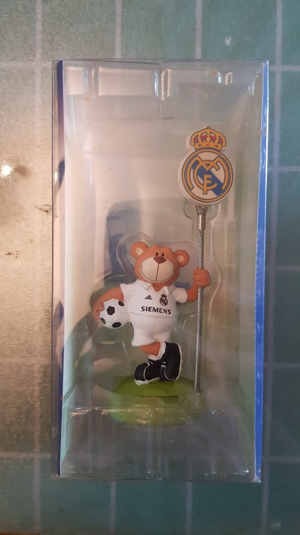 Real Madrid Football Club Souvenir Handmade Figurine, 興趣及遊戲, 收藏品及紀念品 ...