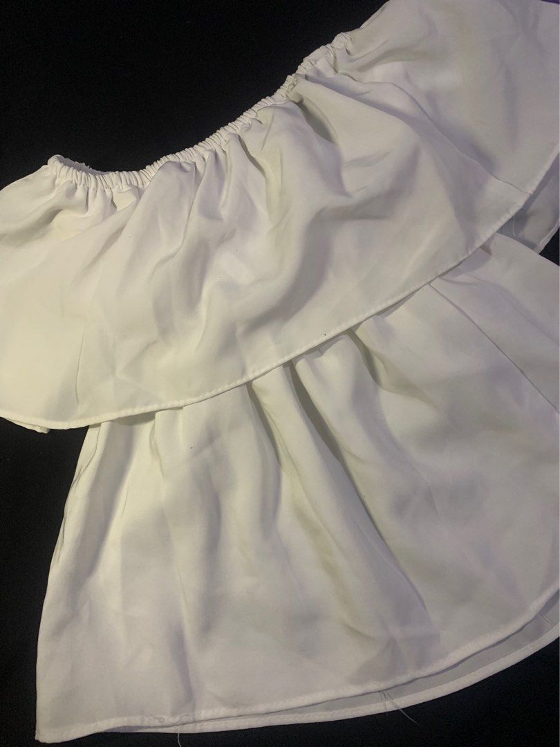 Sabrina White Top, Fesyen Wanita, Pakaian Wanita, Atasan di Carousell