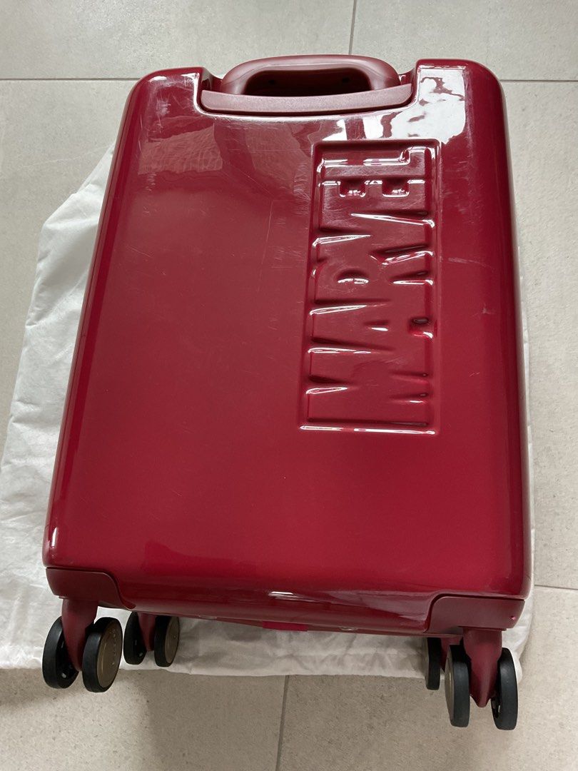 Samsonite 20 inch Marvel iron man luggage, 名牌, 手袋及銀包 - Carousell
