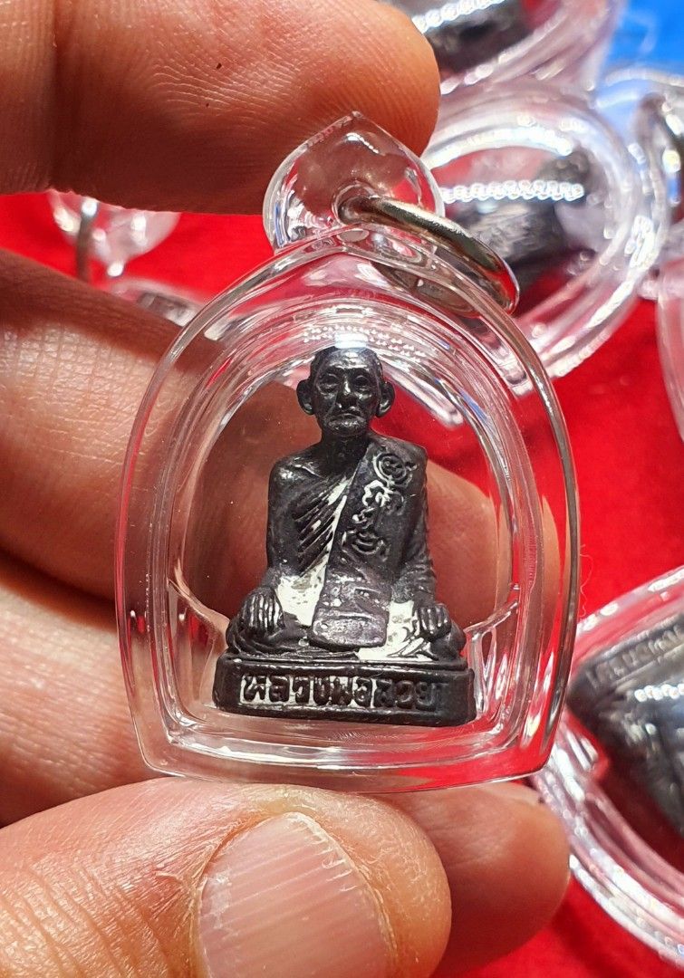 Thai Amulet Lp Kuay Roop lor Be 2533 Archan Tua, Hobbies & Toys ...