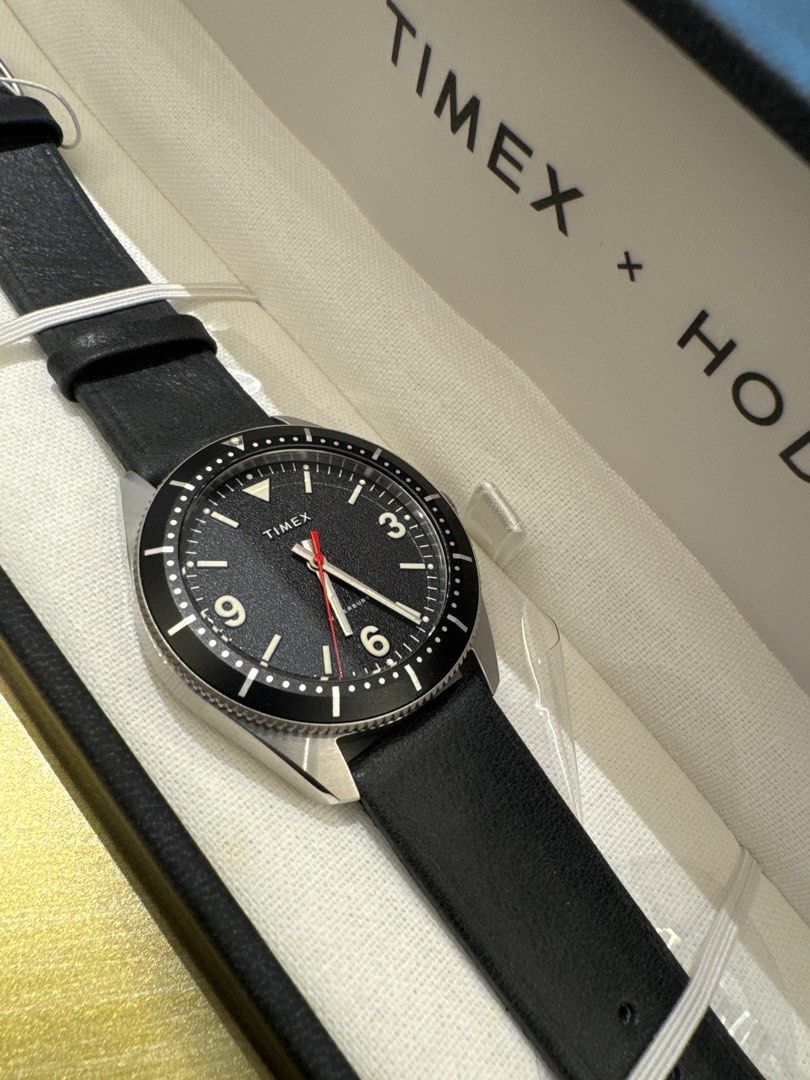 Timex 40mm Limited Edition Waterbury HODINKEE, Luxury, Watches on Carousell