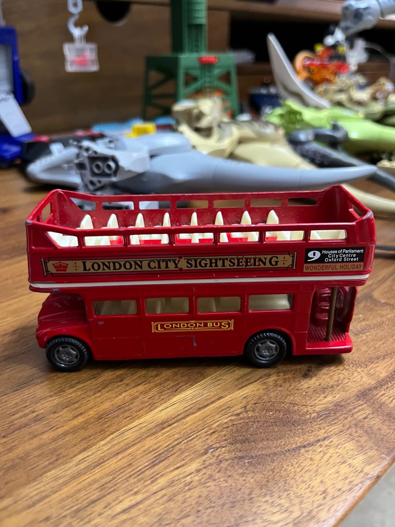 Toysrus London bus, Hobbies & Toys, Toys & Games on Carousell
