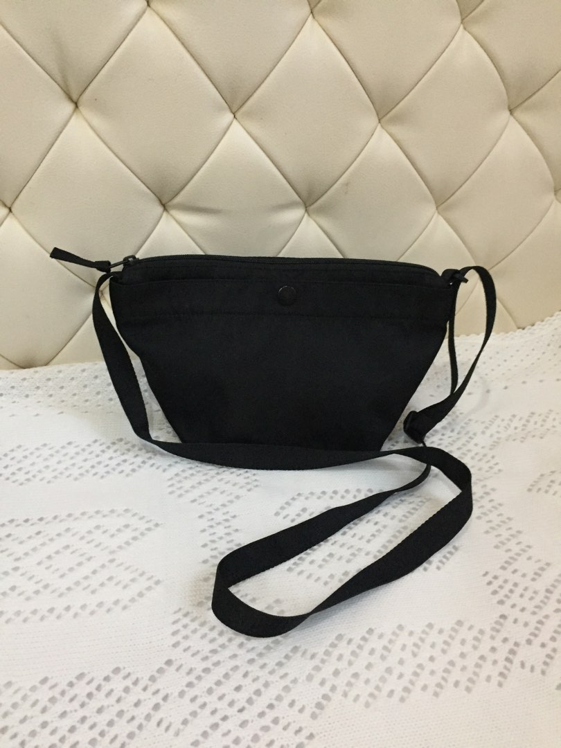 Uniqlo Black Nylon Cross body bag, Women's Fashion, Bags & Wallets ...