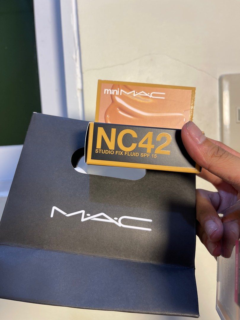 AUTHENTIC MAC NC42 FOUNDATION BRAND NEW, Beauty & Personal Care, Face ...