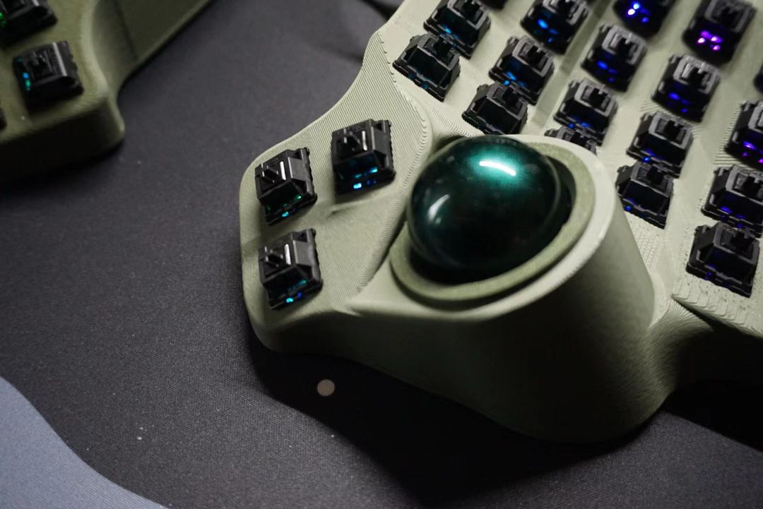 MADE-TO-ORDER Bastard Charybdis ergonomic split keyboard dactyl ...