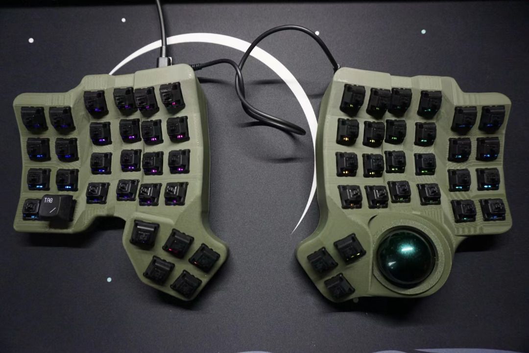 MADE-TO-ORDER Bastard Charybdis ergonomic split keyboard dactyl ...