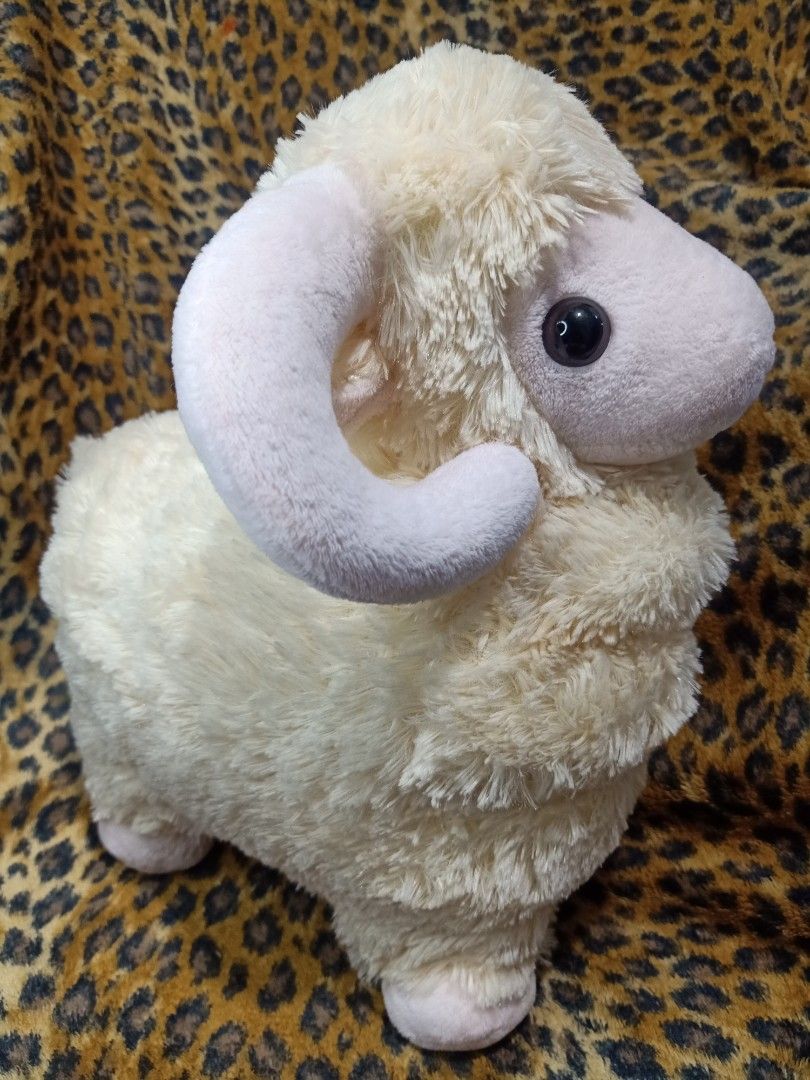 BIG SIZE REALISTIC SHEEP / LAMB PLUSH TOY, Hobbies & Toys, Toys & Games ...