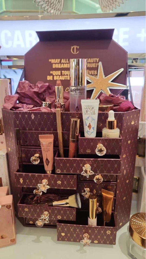 CHARLOTTE TILBURY 專櫃聖誕限定Box Set套裝, 美容＆個人護理, 健康及美容 - 皮膚護理, 化妝品 - Carousell