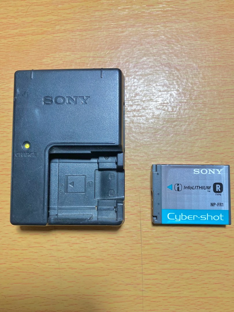 DIGICAM BATTERIES AND XD CARD, Photography, Photography Accessories ...