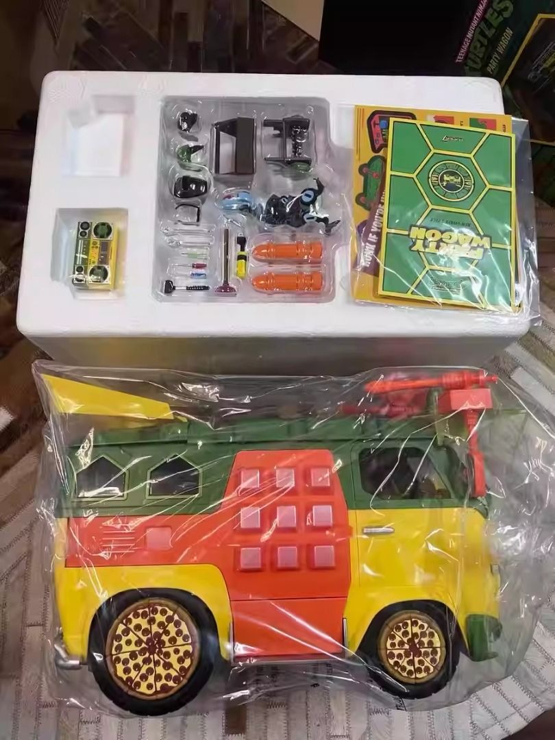 Super 7 Teenage Mutant Ninja Turtles Ultimate's Party Wagon, Hobbies ...