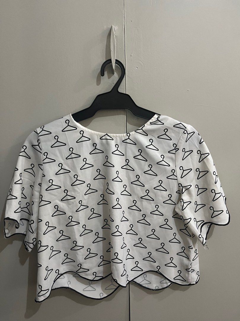 Hanging blouse, Women's Fashion, Tops, Blouses on Carousell