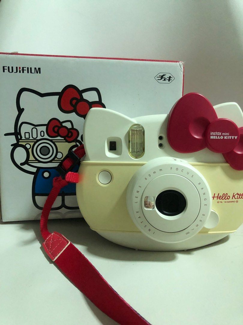 hello kitty instax mini fujifilm, Photography, Cameras on Carousell
