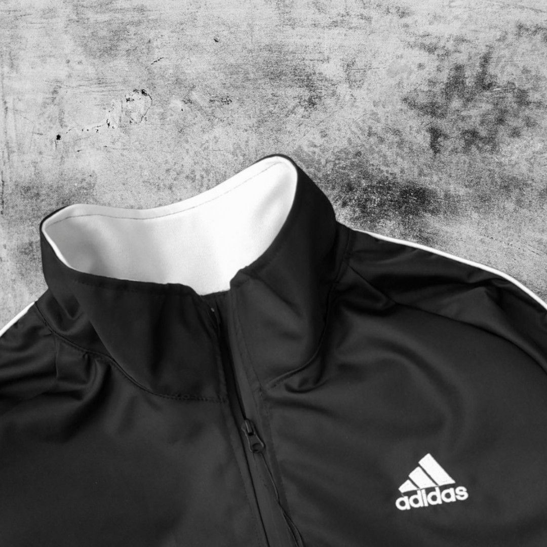 Jaket Tracktop Adidas Logo Hitam, Fesyen Pria, Pakaian , Baju Luaran di Carousell