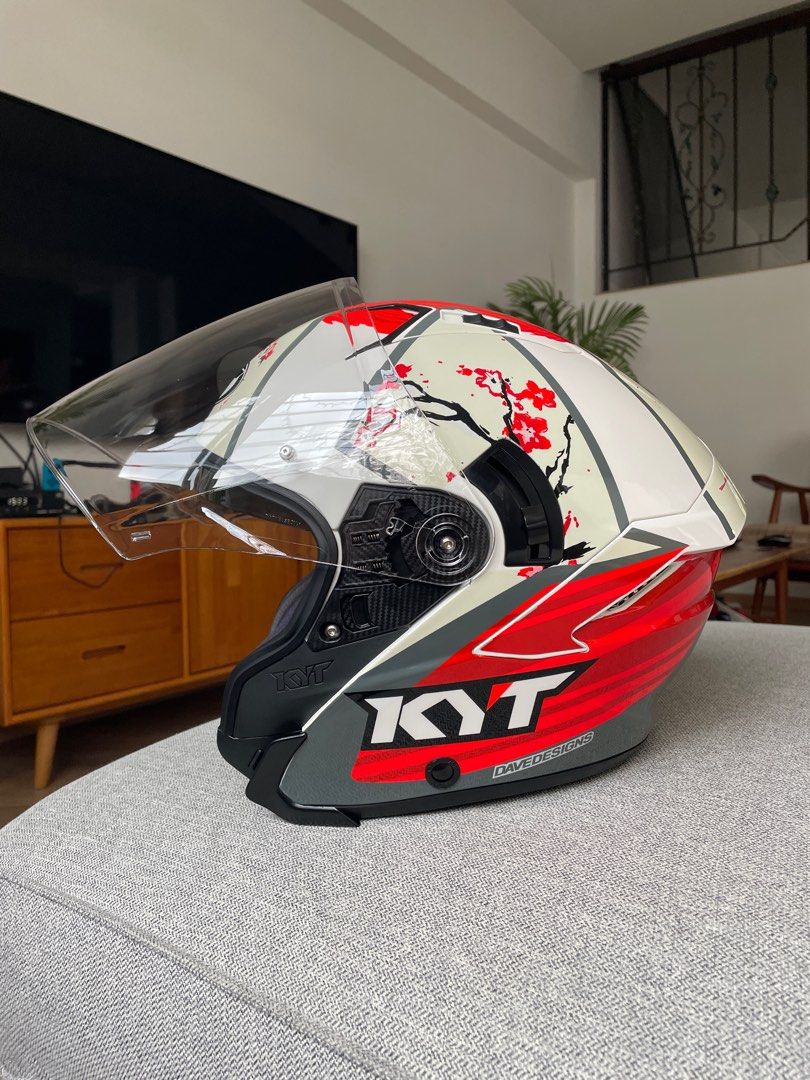 KYT M SIZE helmet (Like new) PSB Approved, Motorcycles, Motorcycle ...