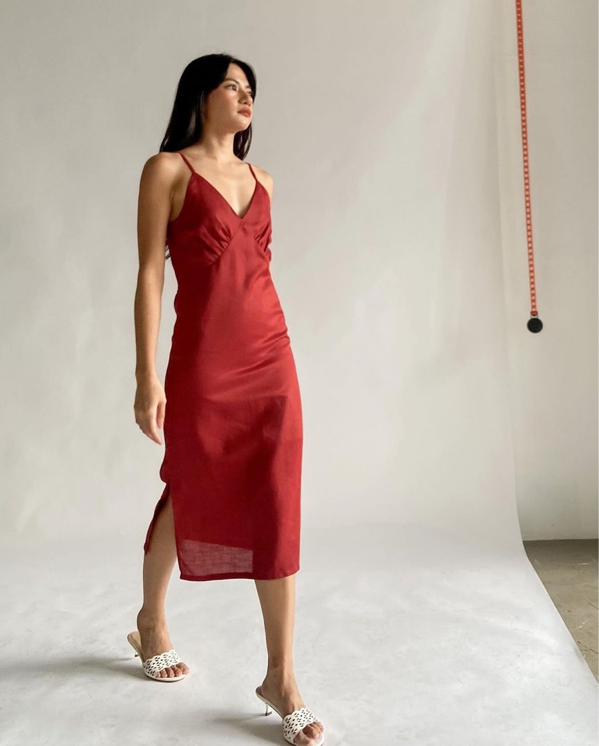 La Oceann Jaisalmer Drop-bus Midi in Sangria, Women's Fashion, Dresses ...