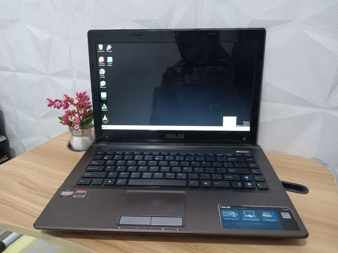 Laptop asus X43U ram 2gb harddisk 500gb processor AMD E-350 1.6GHz warna hitam realpict no minus ...