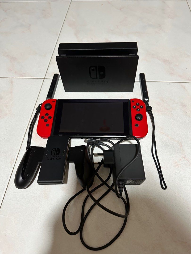 Super Mario limited edition red joycon switch gen 1 moddable, Video ...