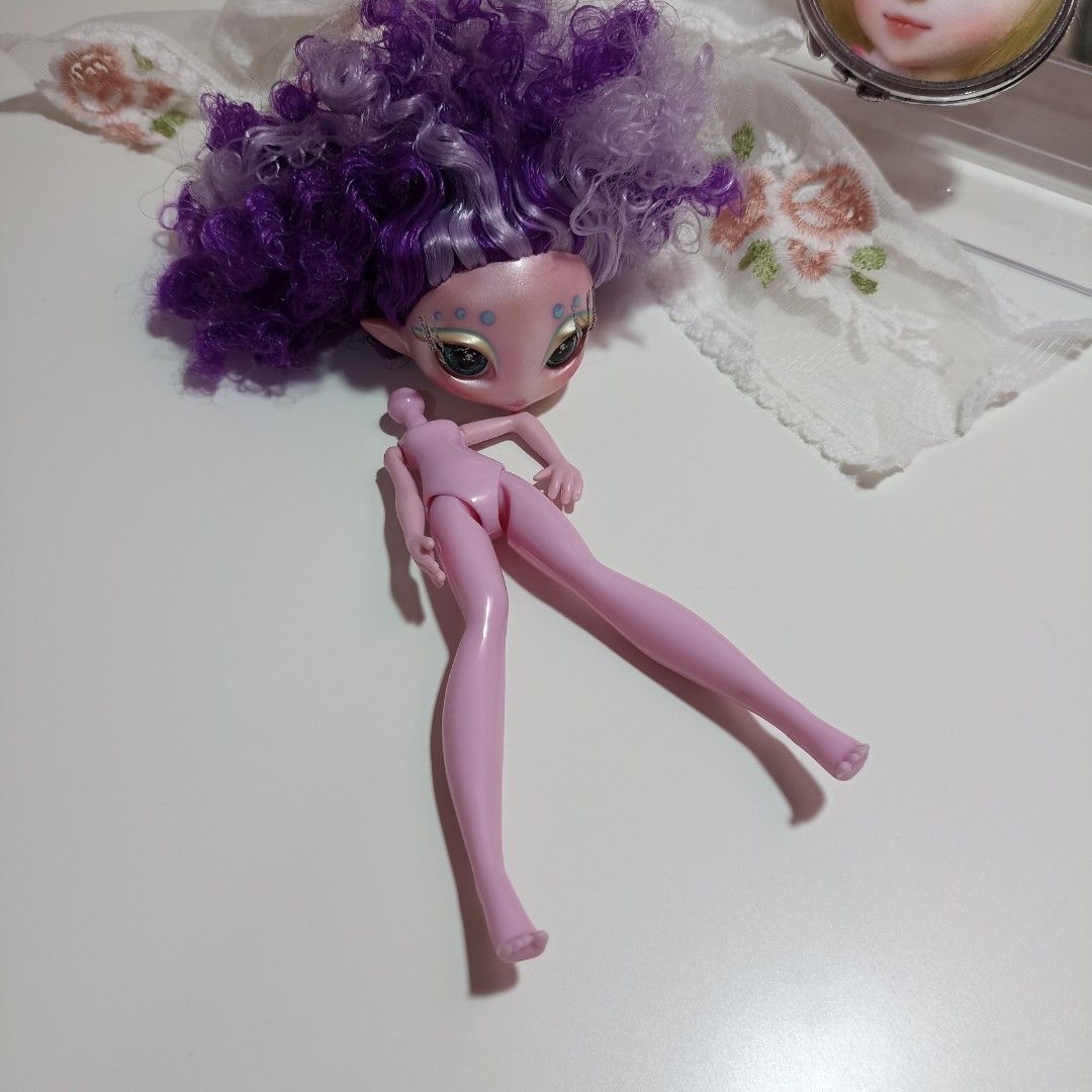 Novi stars Ari Roma, Hobbies & Toys, Toys & Games on Carousell