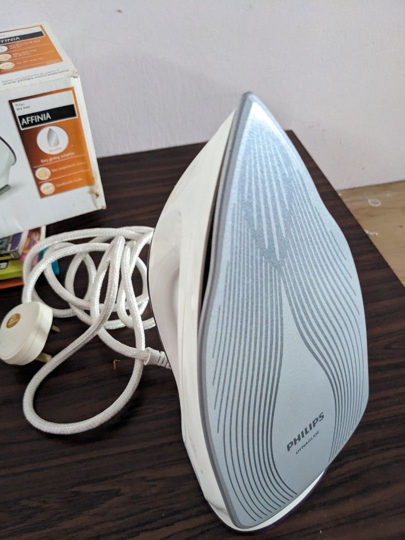 Philips Iron, TV & Home Appliances, Irons & Steamers on Carousell