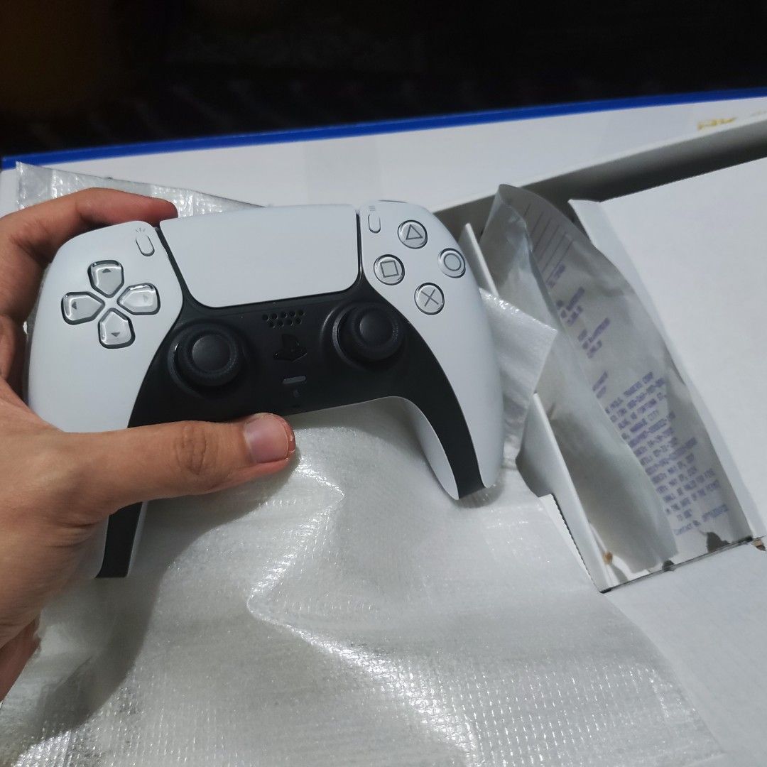 PS5 3 months old w/ receipt, Video Gaming, Video Game Consoles ...