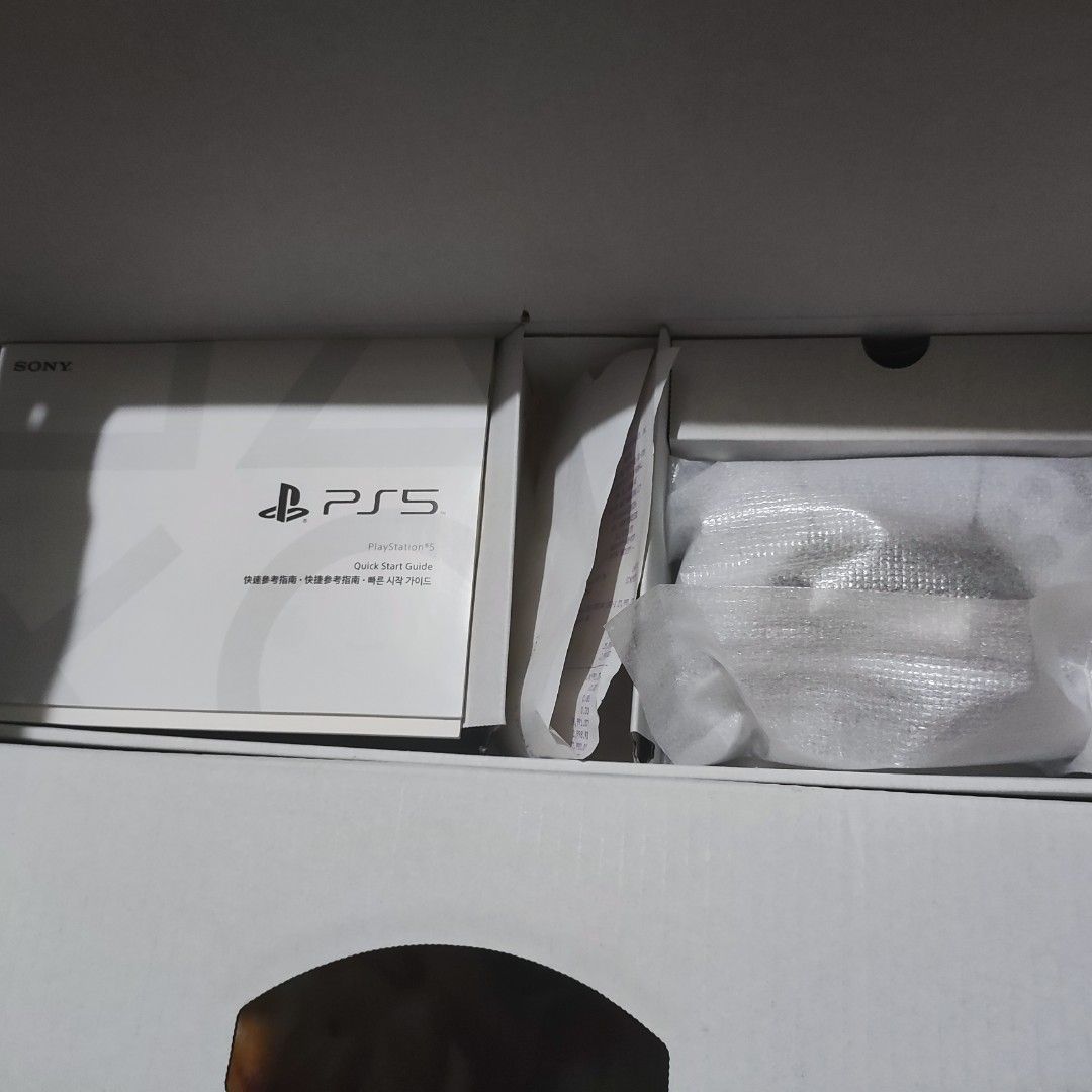 PS5 3 months old w/ receipt, Video Gaming, Video Game Consoles, PlayStation on Carousell