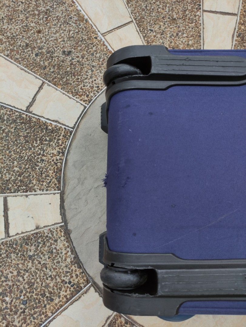 Samsonite 2 Wheels 19 Inches Cabin Luggage, Hobbies & Toys, Travel ...