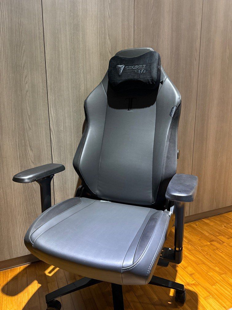 Secret lab Titan Evo (2022), Furniture & Home Living, Furniture, Chairs ...