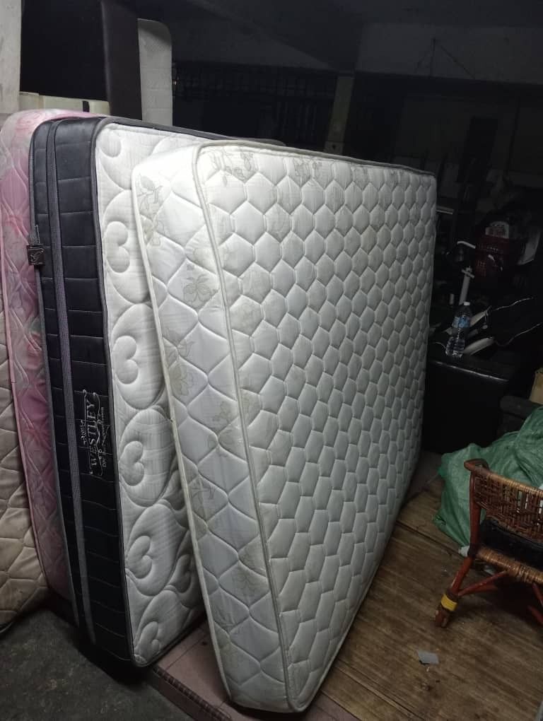 Tilam quen jenama, Furniture & Home Living, Furniture, Bed Frames ...