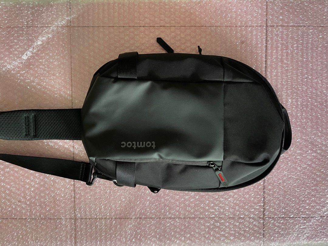 Tomtoc Navigator - T24 Sling Bag 5L, Men's Fashion, Bags, Sling Bags on ...