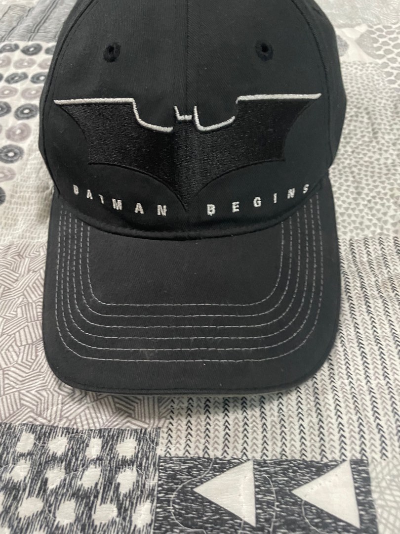 Topi batman, Fesyen Pria, Aksesoris, Topi di Carousell