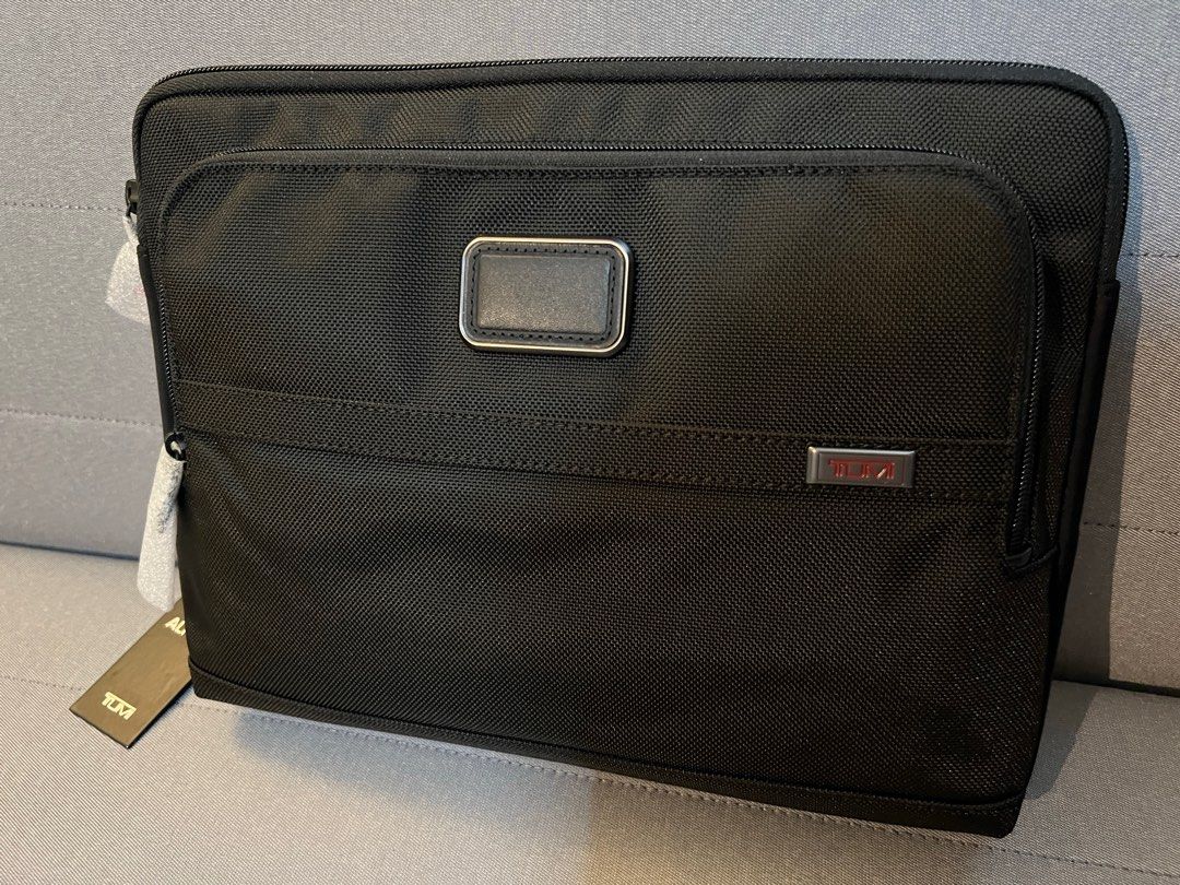 Tumi ALPHA MEDIUM LAPTOP COVER, Luxury, Bags & Wallets on Carousell