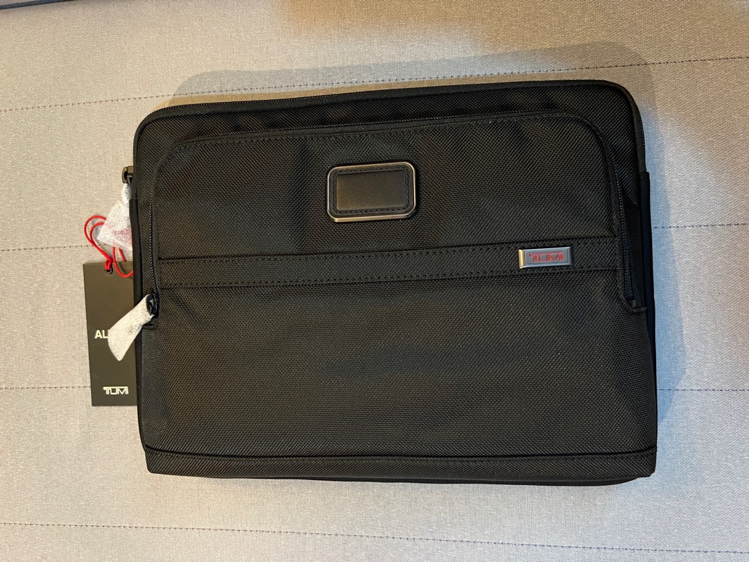 Tumi ALPHA MEDIUM LAPTOP COVER, Luxury, Bags & Wallets on Carousell