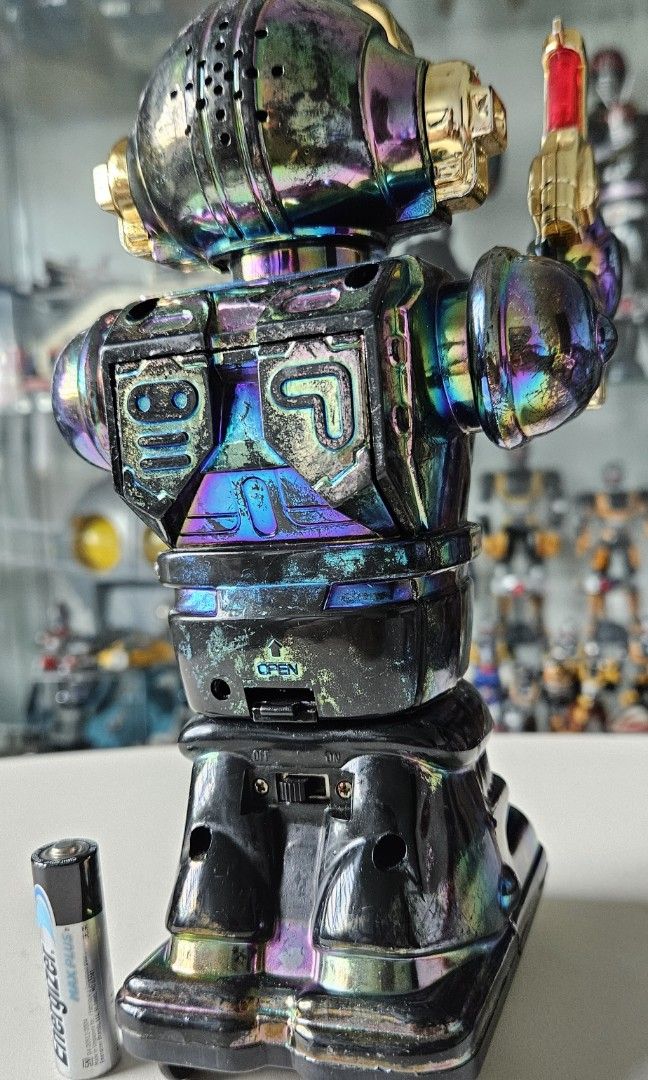 Vintage Battery Operated Plastic Sonic TV Robot Toy, Hobbies & Toys ...