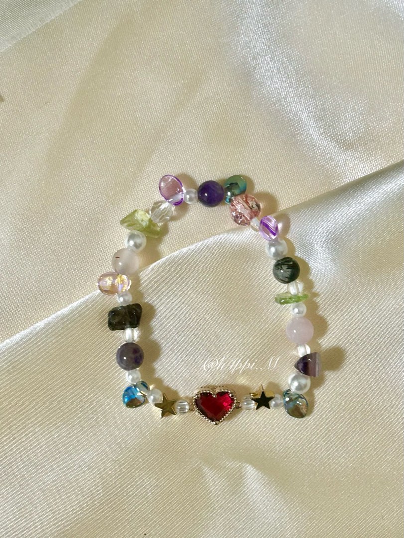 y2k beaded heart bracelet, Women's Fashion, Jewelry & Organisers ...