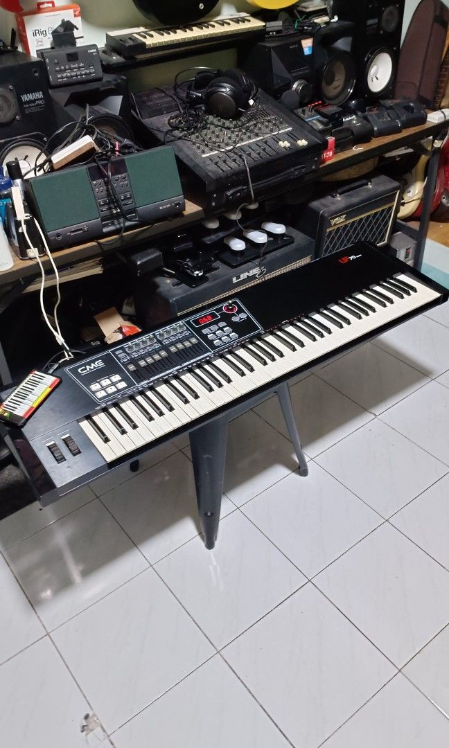 Cmf uf70 classic midi keyboard controller, Hobbies & Toys, Music ...