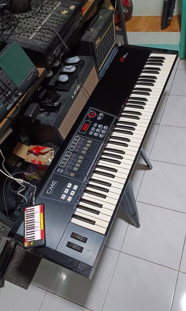 Cmf uf70 classic midi keyboard controller, Hobbies & Toys, Music ...