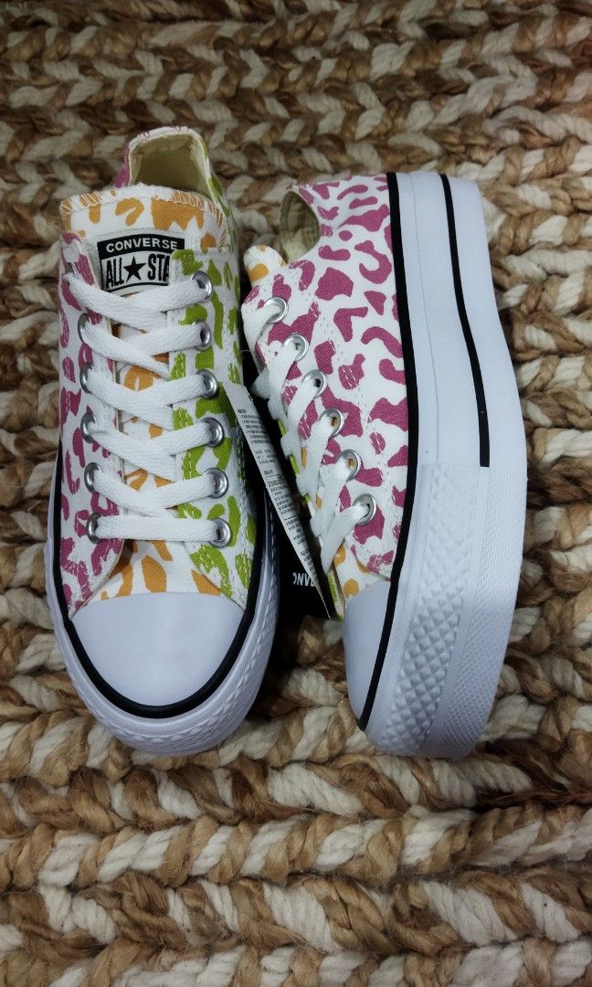 converse shoes legit, Women's Fashion, Footwear, Sneakers on Carousell