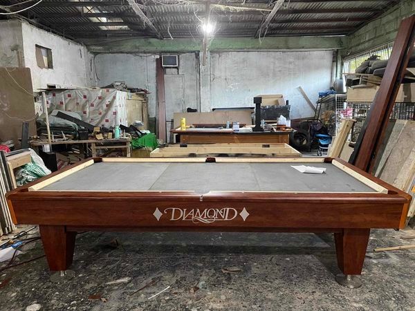 DIAMOND BILLIARD TABLE with Complete Accessories, Sports Equipment ...