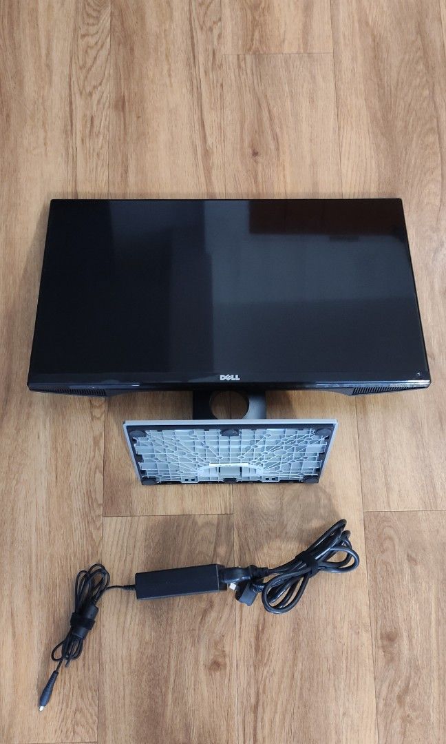 [FOC] Dell Monitor ( half screen with lines), Computers & Tech, Parts ...