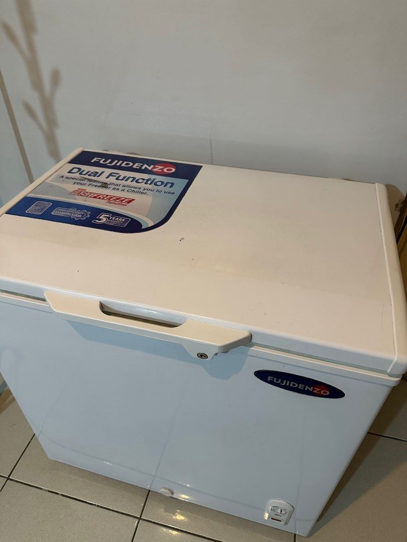 Fujidenzo Chest Freezer FC-04ADF, TV & Home Appliances, Kitchen ...