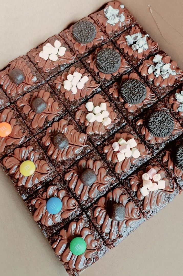 Halal Fudgy Brownies, Food & Drinks, Homemade Bakes on Carousell